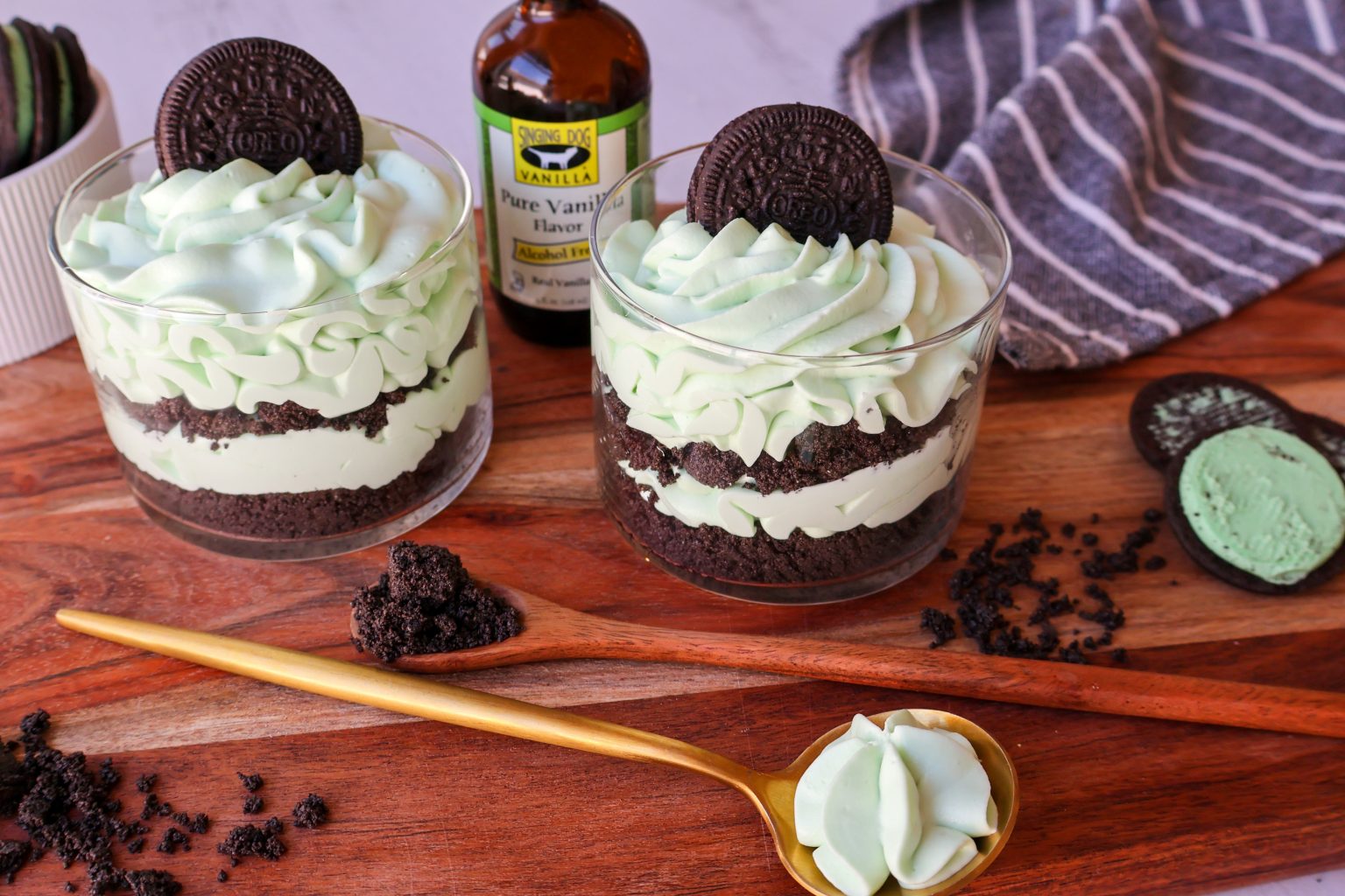 Mint Oreo Cheesecake (No Bake) | Singing Dog Vanilla